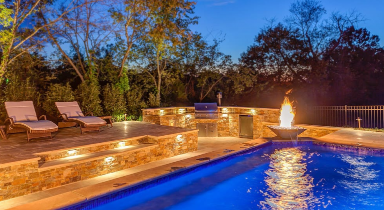 The Ultimate Pool Luxury: Outdoor Kitchen and Living Space - Peek Pools ...